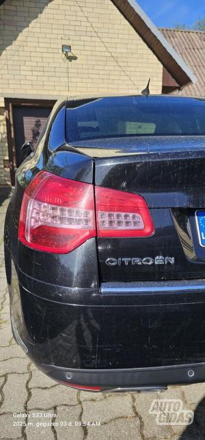 Black Citroen C5 2009 in Panevezys, with an engine capacity of 3.00 L and mileage of 279 thousand km for 4000 €, photo 21 on AUTOMOTO.COM.LV
