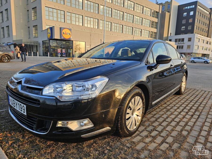 Black Citroen C5 2009 in Kaunas, with an engine capacity of 2.00 L and mileage of 266 thousand km for 2700 €, photo 3 on AUTOMOTO.COM.LV