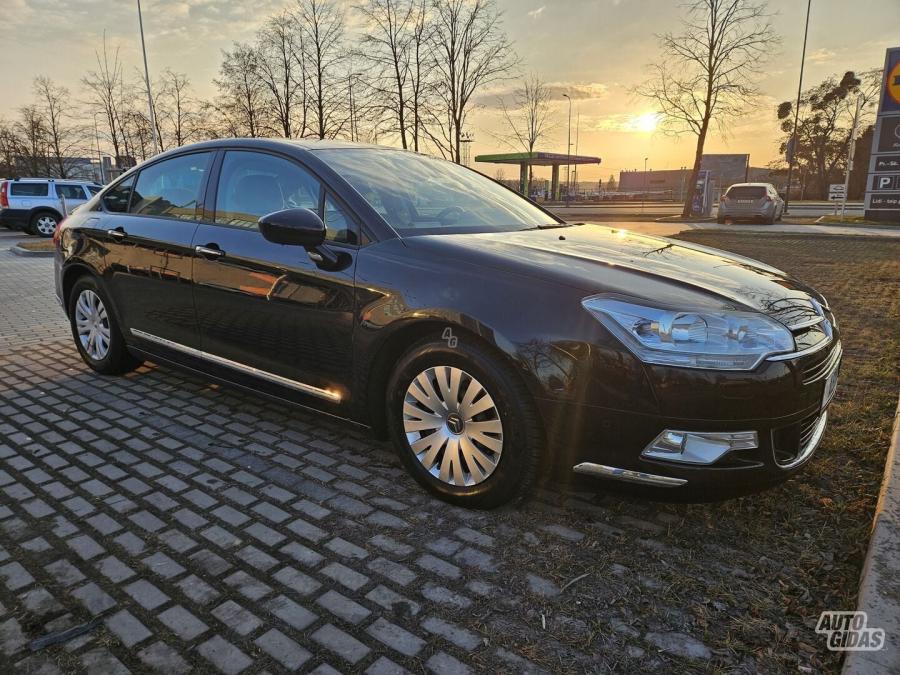 Black Citroen C5 2009 in Kaunas, with an engine capacity of 2.00 L and mileage of 266 thousand km for 2700 €, photo 5 on AUTOMOTO.COM.LV