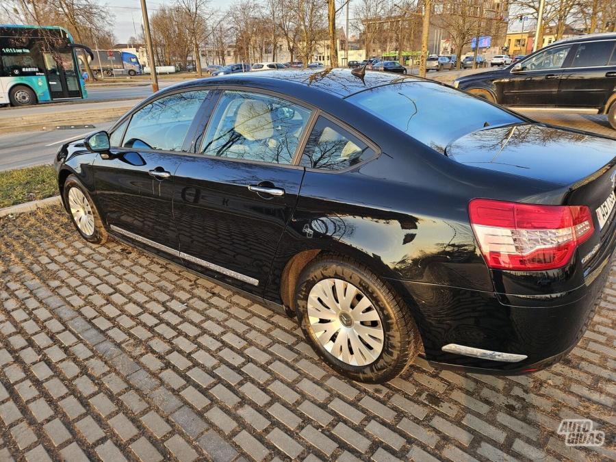 Black Citroen C5 2009 in Kaunas, with an engine capacity of 2.00 L and mileage of 266 thousand km for 2700 €, photo 8 on AUTOMOTO.COM.LV
