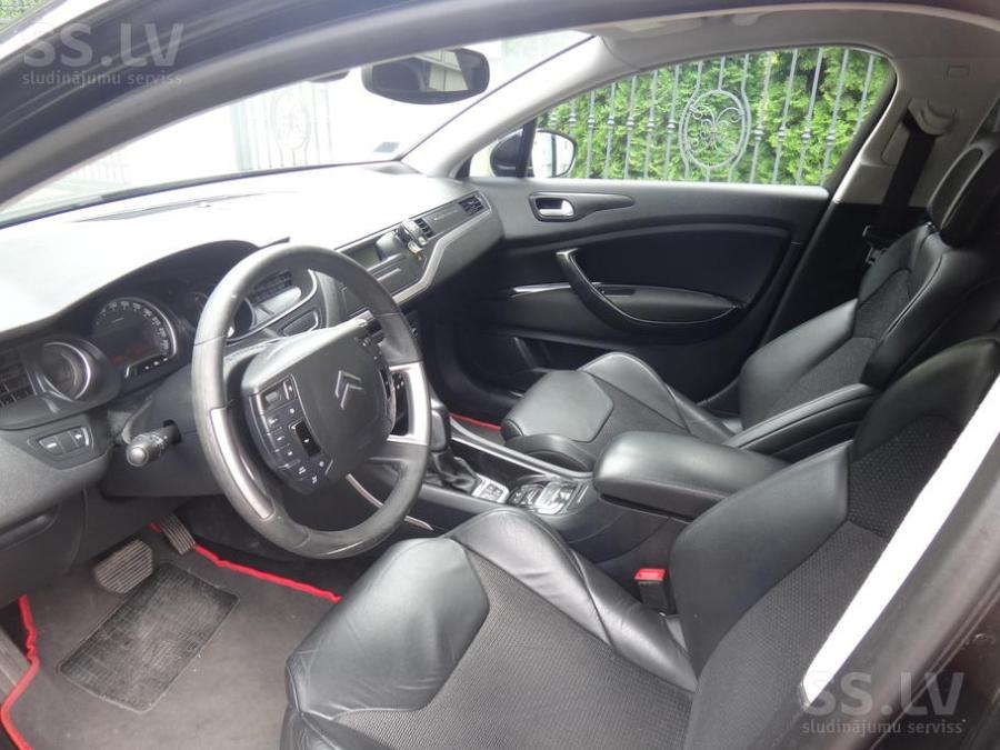 Melns Citroen C5 2009 Rīga, ar dzinēja tilpumu 2.00 L un nobraukumu 0 tūkst. km par 2795 €, foto 4 vietnē AUTOMOTO.COM.LV