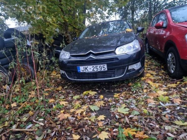 Black Citroen C5 2009 in Riga, with an engine capacity of 2.00 L and mileage of 0 thousand km for 2795 €, photo 4 on AUTOMOTO.COM.LV