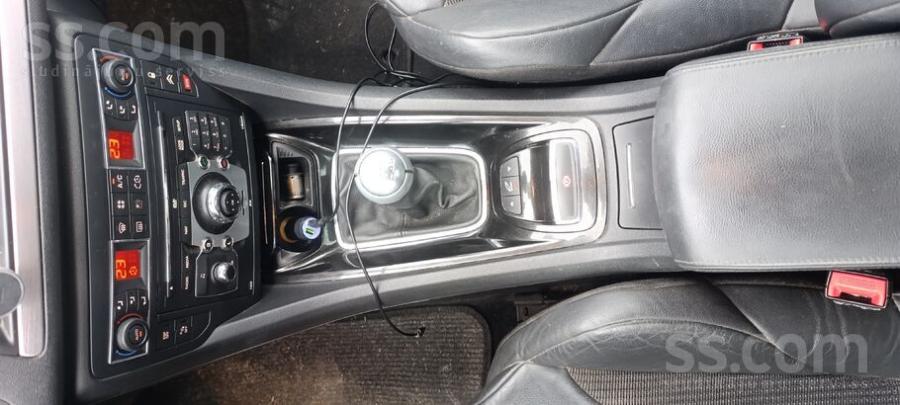 Melns Citroen C5 2009 Rīga, ar dzinēja tilpumu 2.00 L un nobraukumu 292 tūkst. km par 1900 €, foto 9 vietnē AUTOMOTO.COM.LV