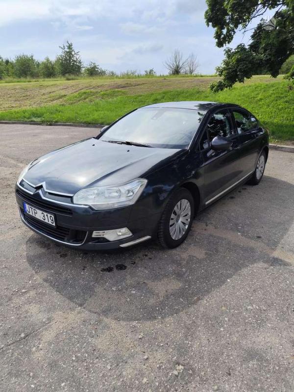 Black Citroen C5 2009 in Kaunas, with an engine capacity of 2.00 L and mileage of 250 thousand km for 1600 €, photo 1 on AUTOMOTO.COM.LV