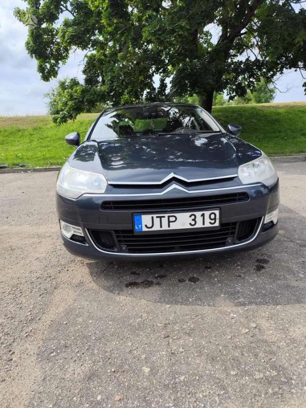 Black Citroen C5 2009 in Kaunas, with an engine capacity of 2.00 L and mileage of 250 thousand km for 1600 €, photo 3 on AUTOMOTO.COM.LV