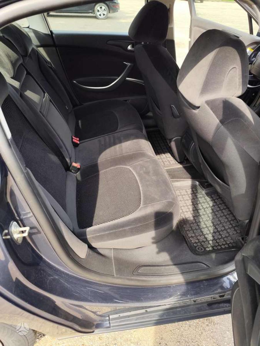 Melns Citroen C5 2009 Kauņa, ar dzinēja tilpumu 2.00 L un nobraukumu 250 tūkst. km par 1600 €, foto 13 vietnē AUTOMOTO.COM.LV
