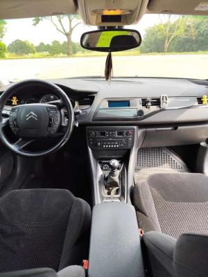 Melns Citroen C5 2009 Kauņa, ar dzinēja tilpumu 2.00 L un nobraukumu 250 tūkst. km par 1600 €, foto 17 vietnē AUTOMOTO.COM.LV