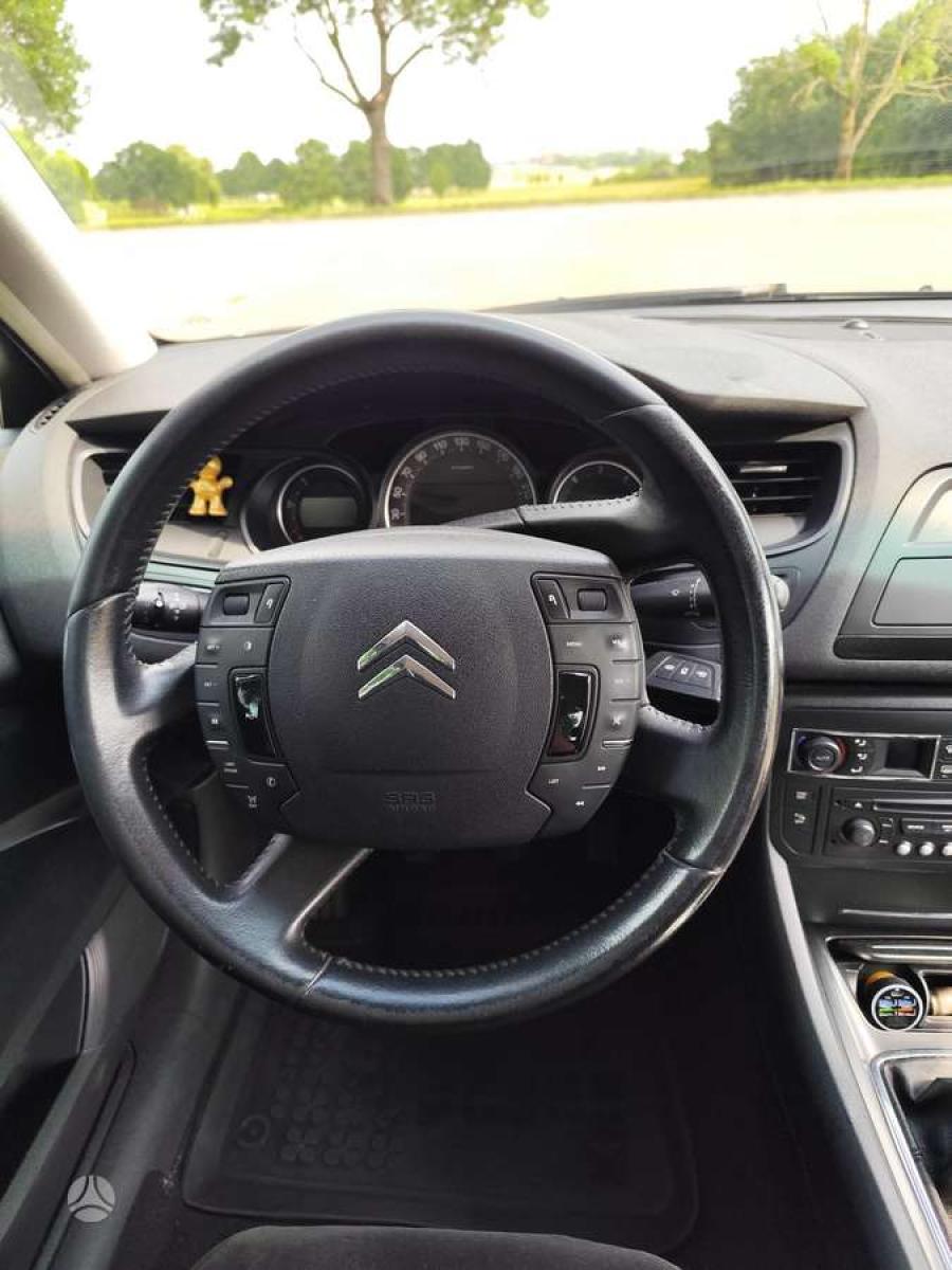 Melns Citroen C5 2009 Kauņa, ar dzinēja tilpumu 2.00 L un nobraukumu 250 tūkst. km par 1600 €, foto 18 vietnē AUTOMOTO.COM.LV