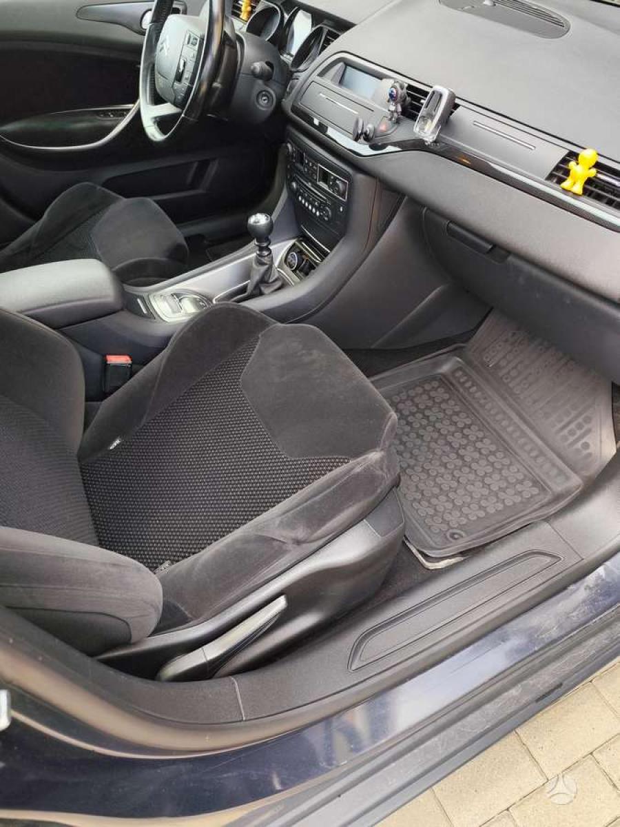 Melns Citroen C5 2009 Kauņa, ar dzinēja tilpumu 2.00 L un nobraukumu 250 tūkst. km par 1600 €, foto 20 vietnē AUTOMOTO.COM.LV