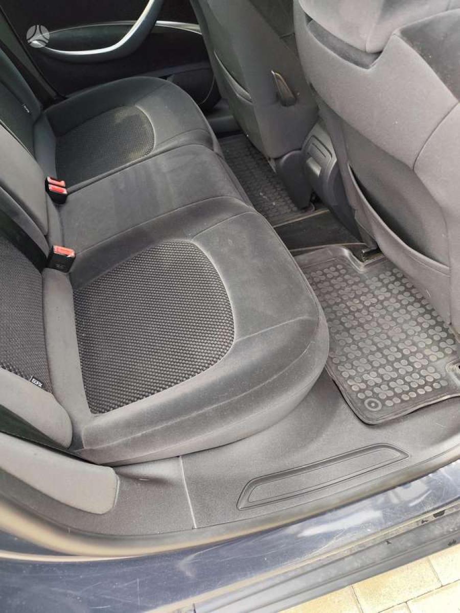 Melns Citroen C5 2009 Kauņa, ar dzinēja tilpumu 2.00 L un nobraukumu 250 tūkst. km par 1600 €, foto 21 vietnē AUTOMOTO.COM.LV
