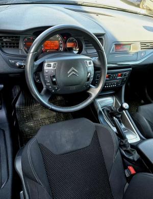 Melns Citroen C5 2009 Tauragė, ar dzinēja tilpumu 1.60 L un nobraukumu 232 tūkst. km par 2400 €, foto 19 vietnē AUTOMOTO.COM.LV