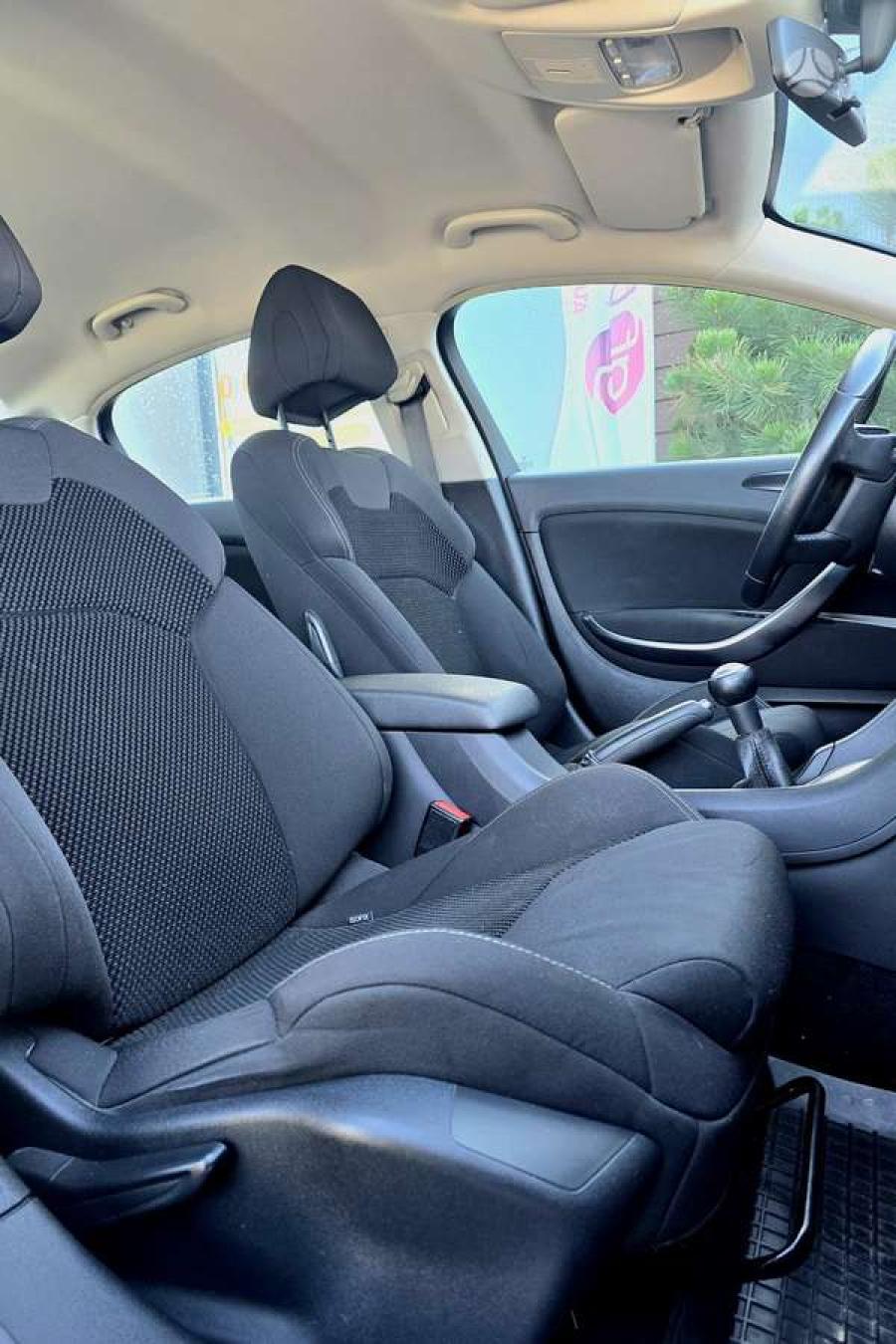 Melns Citroen C5 2009 Tauragė, ar dzinēja tilpumu 1.60 L un nobraukumu 232 tūkst. km par 2400 €, foto 20 vietnē AUTOMOTO.COM.LV