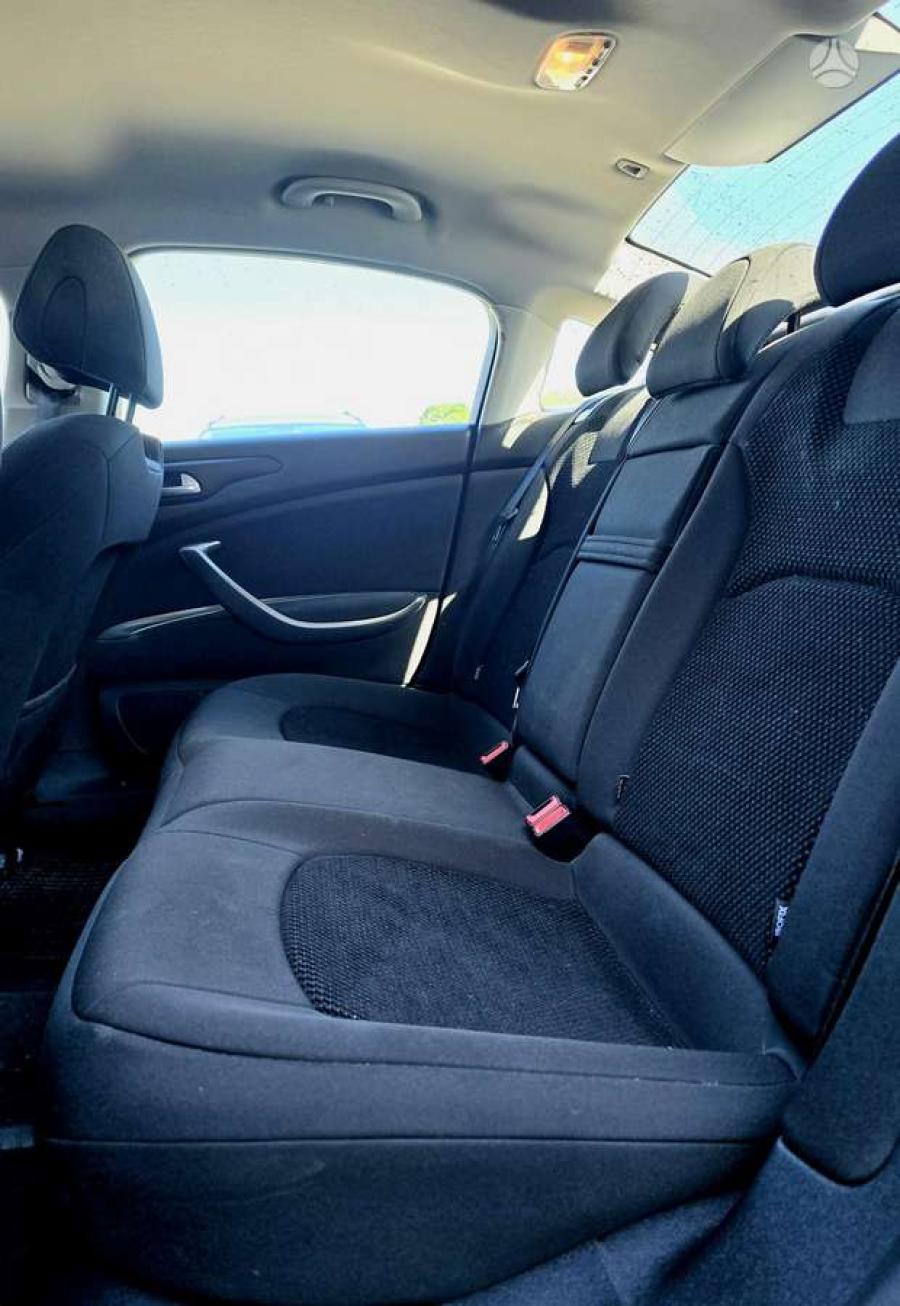 Melns Citroen C5 2009 Tauragė, ar dzinēja tilpumu 1.60 L un nobraukumu 232 tūkst. km par 2400 €, foto 22 vietnē AUTOMOTO.COM.LV