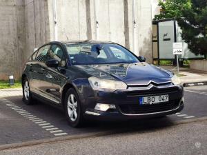 Black Citroen C5 2009 in Vilnius, with an engine capacity of 1.56 L and mileage of 300 thousand km for 1200 €, photo 14 on AUTOMOTO.COM.LV