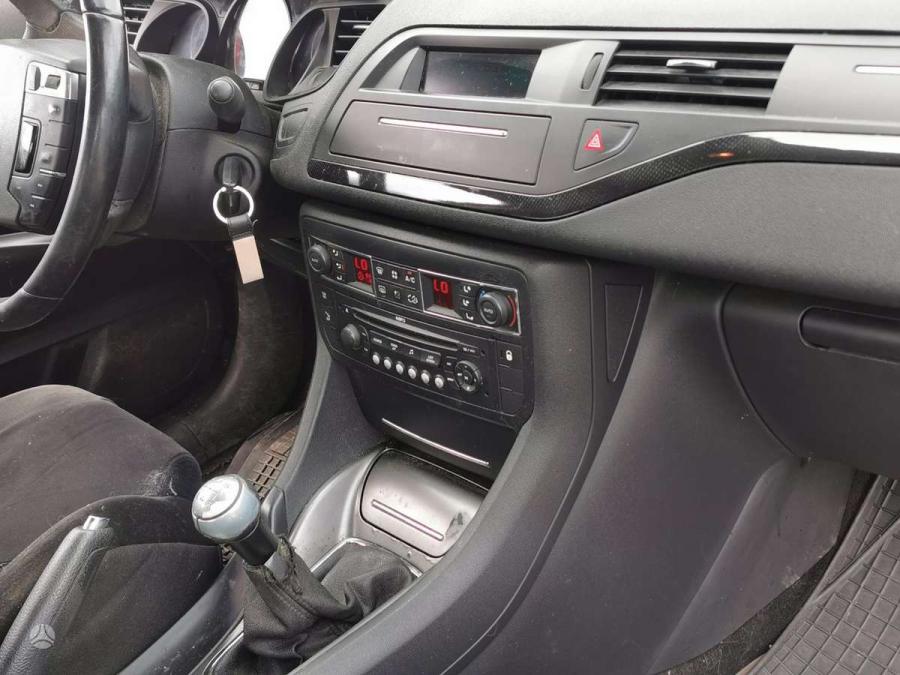 Black Citroen C5 2009 in Vilnius, with an engine capacity of 1.56 L and mileage of 300 thousand km for 1200 €, photo 27 on AUTOMOTO.COM.LV