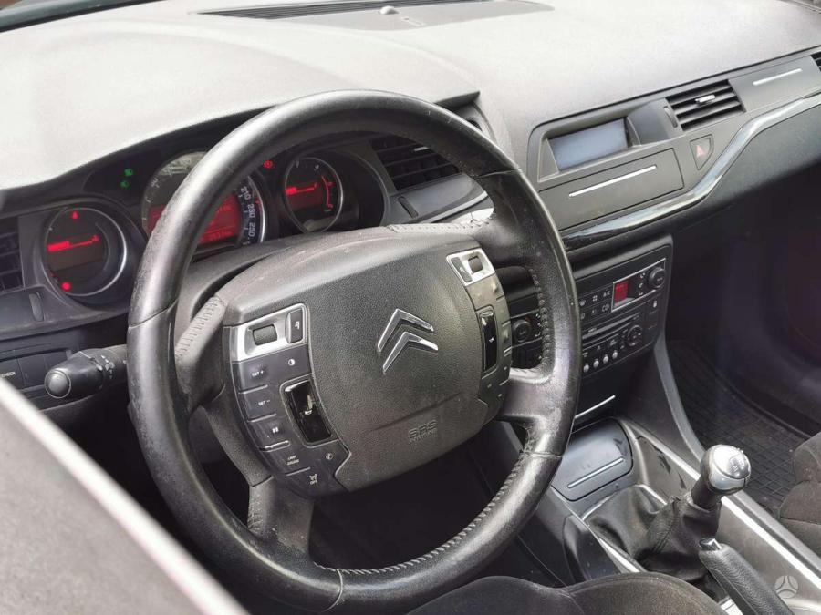 Black Citroen C5 2009 in Vilnius, with an engine capacity of 1.56 L and mileage of 300 thousand km for 1200 €, photo 29 on AUTOMOTO.COM.LV