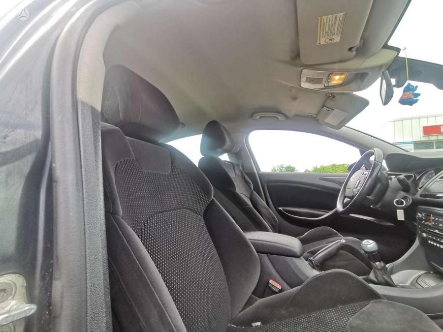 Black Citroen C5 2009 in Vilnius, with an engine capacity of 1.56 L and mileage of 300 thousand km for 1200 €, photo 30 on AUTOMOTO.COM.LV