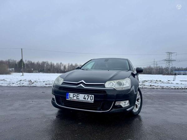 Black Citroen C5 2010 in Panevezys, with an engine capacity of 2.99 L and mileage of 323 thousand km for 2550 €, photo 1 on AUTOMOTO.COM.LV