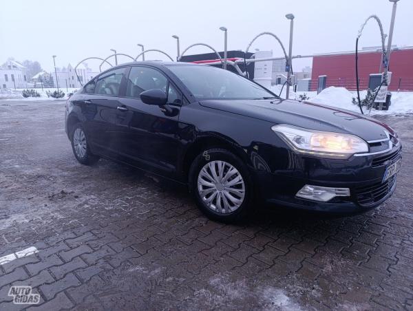 Black Citroen C5 2010 in Kaunas, with an engine capacity of 1.60 L and mileage of 283 thousand km for 2200 €, photo 8 on AUTOMOTO.COM.LV