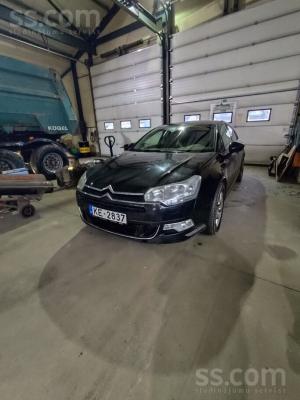 Black Citroen C5 2010 in Aizkraukle, with an engine capacity of 2.00 L and mileage of 241 thousand km for 3400 €, photo  on AUTOMOTO.COM.LV