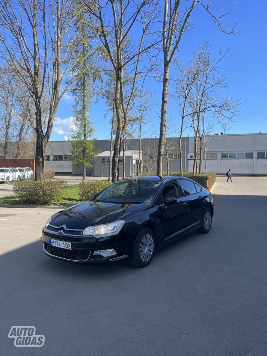Black Citroen C5 2010 in Klaipeda, with an engine capacity of 1.60 L and mileage of 340 thousand km for 1650 €, photo 1 on AUTOMOTO.COM.LV