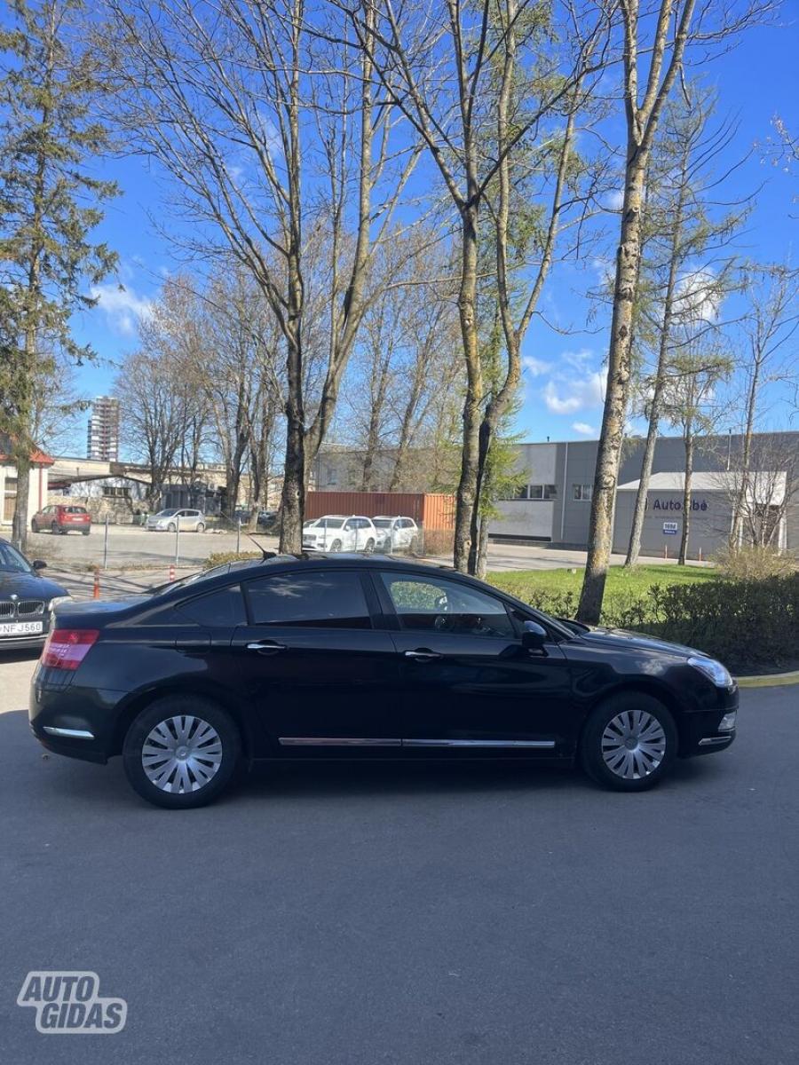 Black Citroen C5 2010 in Klaipeda, with an engine capacity of 1.60 L and mileage of 340 thousand km for 1650 €, photo 9 on AUTOMOTO.COM.LV