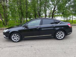 Black Citroen C5 2010 in Taurage, with an engine capacity of 2.00 L and mileage of 292 thousand km for 4250 €, photo 8 on AUTOMOTO.COM.LV