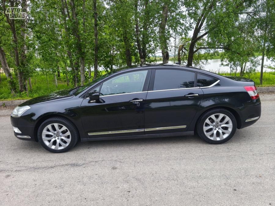 Black Citroen C5 2010 in Taurage, with an engine capacity of 2.00 L and mileage of 292 thousand km for 4250 €, photo 8 on AUTOMOTO.COM.LV