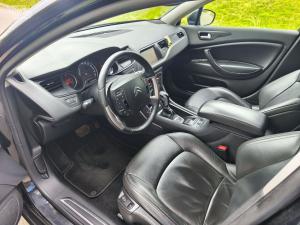 Black Citroen C5 2010 in Taurage, with an engine capacity of 2.00 L and mileage of 292 thousand km for 4250 €, photo 12 on AUTOMOTO.COM.LV
