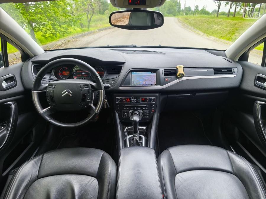 Black Citroen C5 2010 in Taurage, with an engine capacity of 2.00 L and mileage of 292 thousand km for 4250 €, photo 16 on AUTOMOTO.COM.LV