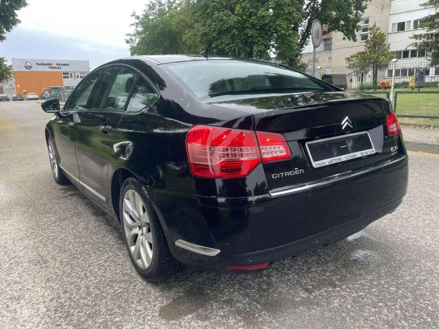 Melns Citroen C5 2010 Tauragė, ar dzinēja tilpumu 2.00 L un nobraukumu 286 tūkst. km par 2500 €, foto 7 vietnē AUTOMOTO.COM.LV