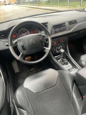 Melns Citroen C5 2010 Tauragė, ar dzinēja tilpumu 2.00 L un nobraukumu 286 tūkst. km par 2500 €, foto 11 vietnē AUTOMOTO.COM.LV