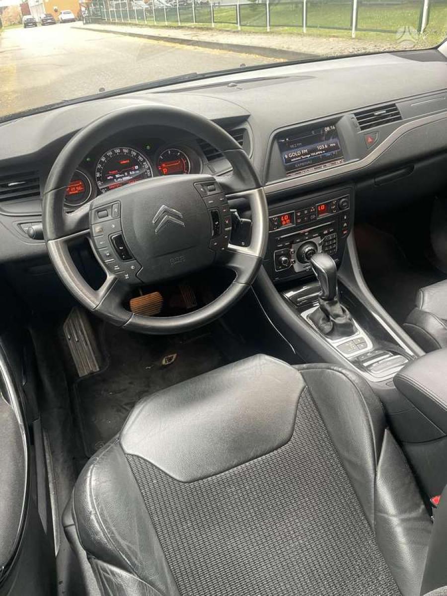 Melns Citroen C5 2010 Tauragė, ar dzinēja tilpumu 2.00 L un nobraukumu 286 tūkst. km par 2500 €, foto 11 vietnē AUTOMOTO.COM.LV