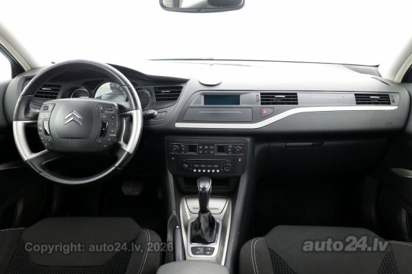 Black Citroen C5 2010 in Tallinn, with an engine capacity of 1.60 L and mileage of 159 thousand km for 1399 €, photo 5 on AUTOMOTO.COM.LV