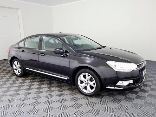 Melns Citroen C5 2010 Tallina, ar dzinēja tilpumu 1.60 L un nobraukumu 159 tūkst. km par 1399 €, foto 1 vietnē AUTOMOTO.COM.LV