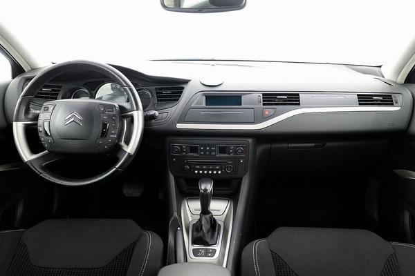 Melns Citroen C5 2010 Tallina, ar dzinēja tilpumu 1.60 L un nobraukumu 159 tūkst. km par 1399 €, foto 5 vietnē AUTOMOTO.COM.LV