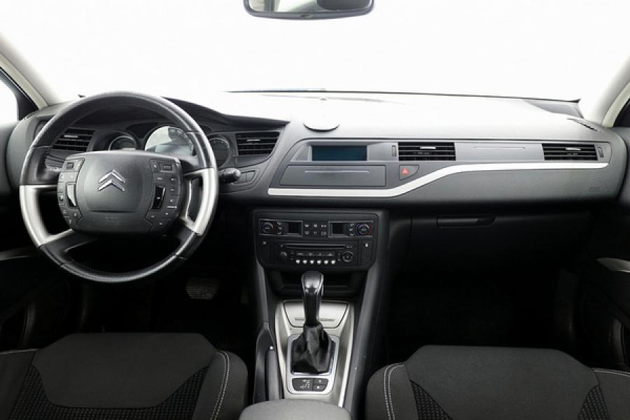 Black Citroen C5 2010 in Tallinn, with an engine capacity of 1.60 L and mileage of 159 thousand km for 1399 €, photo 6 on AUTOMOTO.COM.LV