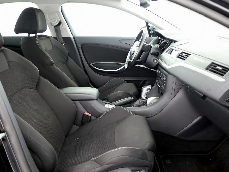 Black Citroen C5 2010 in Tallinn, with an engine capacity of 1.60 L and mileage of 159 thousand km for 1399 €, photo 15 on AUTOMOTO.COM.LV