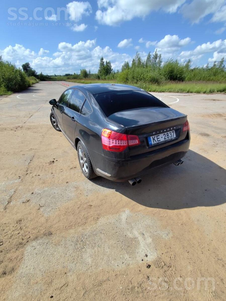Black Citroen C5 2010 in Aizkraukle, with an engine capacity of 2.00 L and mileage of 241 thousand km for 3200 €, photo 4 on AUTOMOTO.COM.LV