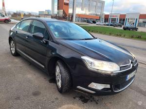 Melns Citroen C5 2011 Klaipėda, ar dzinēja tilpumu 2.00 L un nobraukumu 296 tūkst. km par 1950 €, foto  vietnē AUTOMOTO.COM.LV