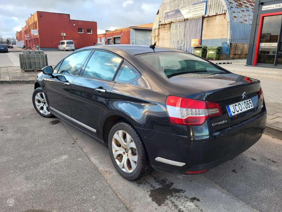 Melns Citroen C5 2011 Klaipėda, ar dzinēja tilpumu 2.00 L un nobraukumu 296 tūkst. km par 1950 €, foto 3 vietnē AUTOMOTO.COM.LV