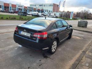 Melns Citroen C5 2011 Klaipėda, ar dzinēja tilpumu 2.00 L un nobraukumu 296 tūkst. km par 1950 €, foto 4 vietnē AUTOMOTO.COM.LV