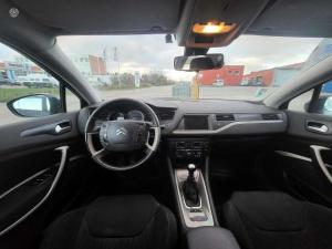 Melns Citroen C5 2011 Klaipėda, ar dzinēja tilpumu 2.00 L un nobraukumu 296 tūkst. km par 1950 €, foto 6 vietnē AUTOMOTO.COM.LV