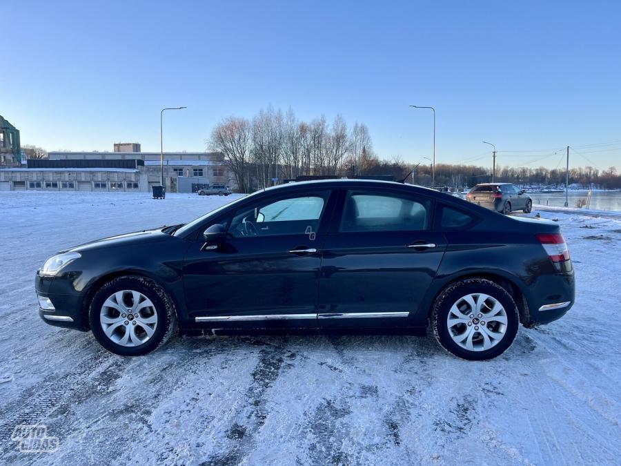 Melns Citroen C5 2011 Šauļi, ar dzinēja tilpumu 1.60 L un nobraukumu 218 tūkst. km par 3200 €, foto 6 vietnē AUTOMOTO.COM.LV