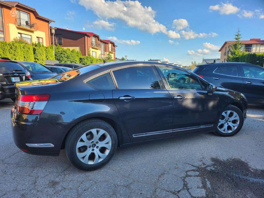 Melns Citroen C5 2011 Kauņa, ar dzinēja tilpumu 1.60 L un nobraukumu 150 tūkst. km par 2900 €, foto 1 vietnē AUTOMOTO.COM.LV
