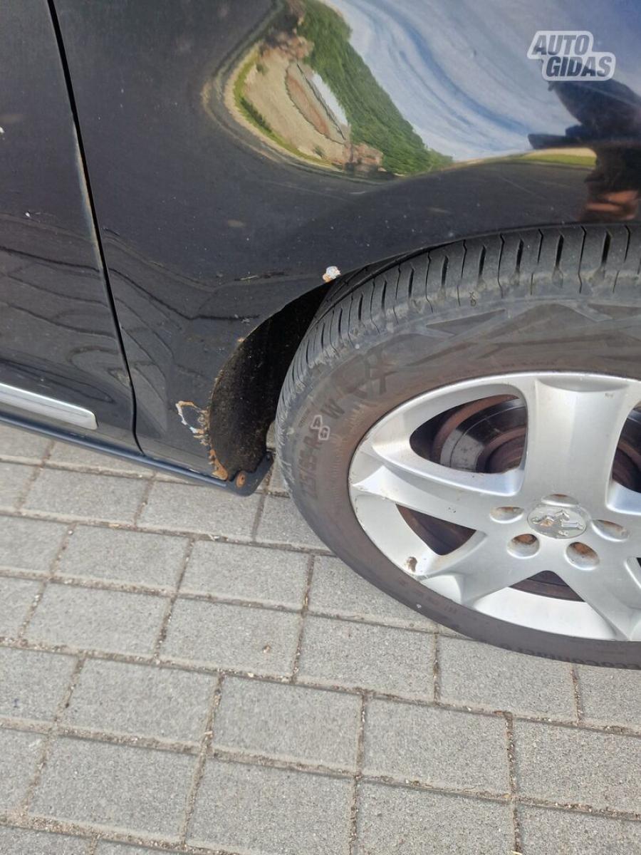 Black Citroen C5 2011 in Taurage, with an engine capacity of 2.00 L and mileage of 422 thousand km for 1750 €, photo 10 on AUTOMOTO.COM.LV