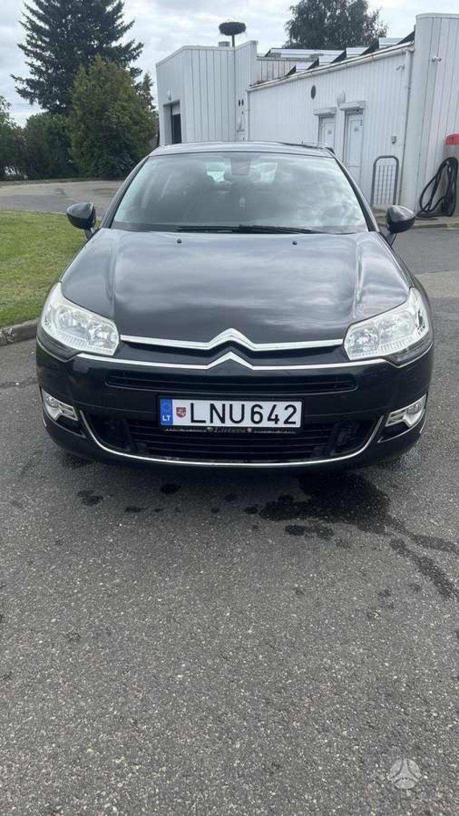 Melns Citroen C5 2011 Raseiniai, ar dzinēja tilpumu 1.56 L un nobraukumu 24 tūkst. km par 2700 €, foto 1 vietnē AUTOMOTO.COM.LV