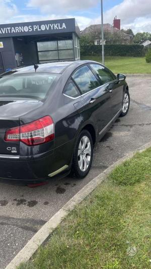 Melns Citroen C5 2011 Raseiniai, ar dzinēja tilpumu 1.56 L un nobraukumu 24 tūkst. km par 2700 €, foto 4 vietnē AUTOMOTO.COM.LV