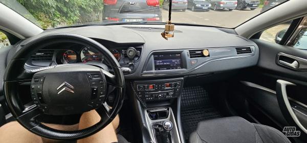 Ситроен С5 2011 в Каунас на AUTOMOTO.COM.LV Черный Ситроен С5 2011 в Каунас, объемом двигателя 1.60 л и пробегом 187 тыс. км за 3100 €, фото 10 на AUTOMOTO.COM.LV