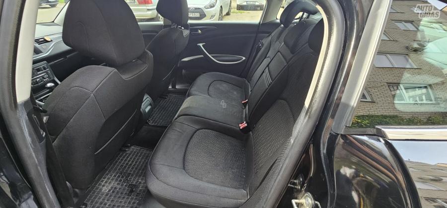 Black Citroen C5 2011 in Kaunas, with an engine capacity of 1.60 L and mileage of 187 thousand km for 3100 €, photo 12 on AUTOMOTO.COM.LV